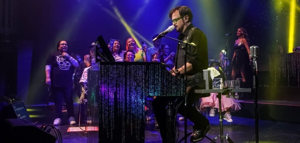 Latino Music Awards reconocerá los 30 años de trayectoria de Aleks ...